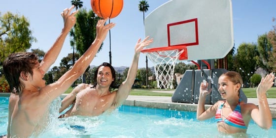 10 Tips for the Perfect Pool Party | How To Build It