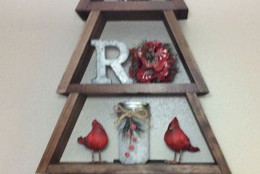 DIY Christmas Tree Shelf: Tutorial - DIY Projects -howtobuildit.org