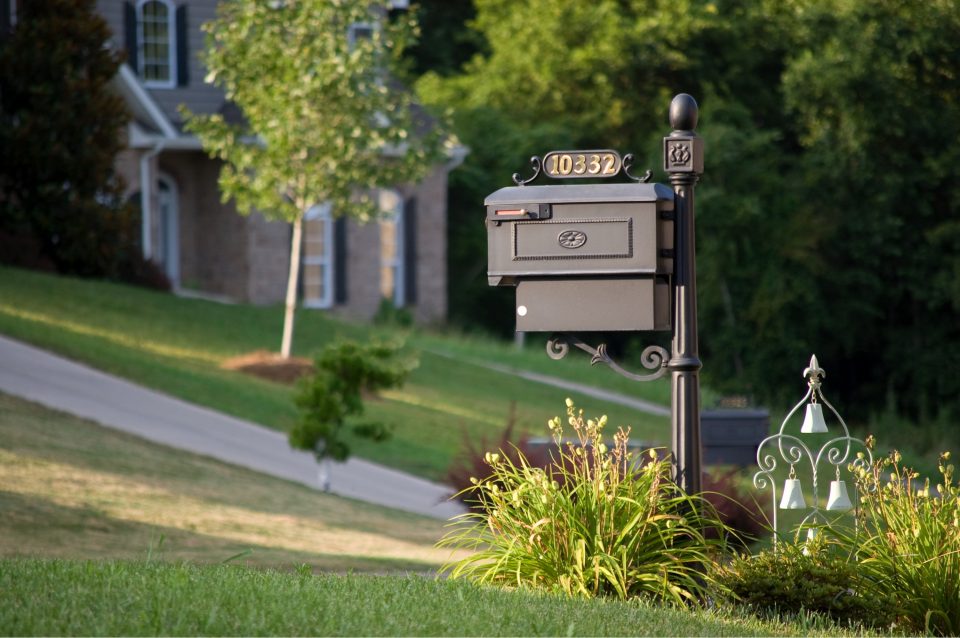4 Ways To Personalize Your Mailbox | How To Build It